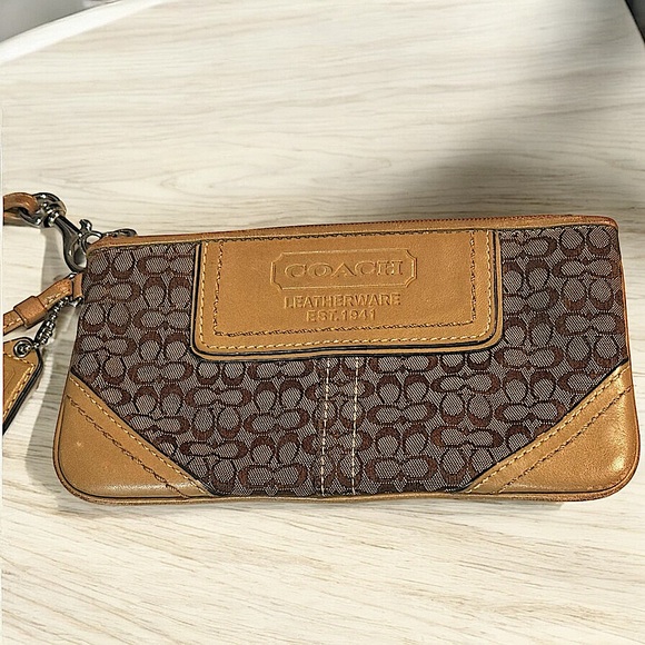 Coach | Bags | Coach Est 941 Wristlet Purse | Poshmark